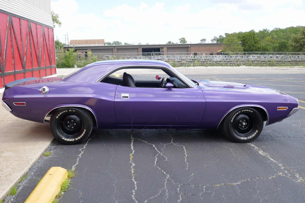 Dodge Challenger 1970 Purple