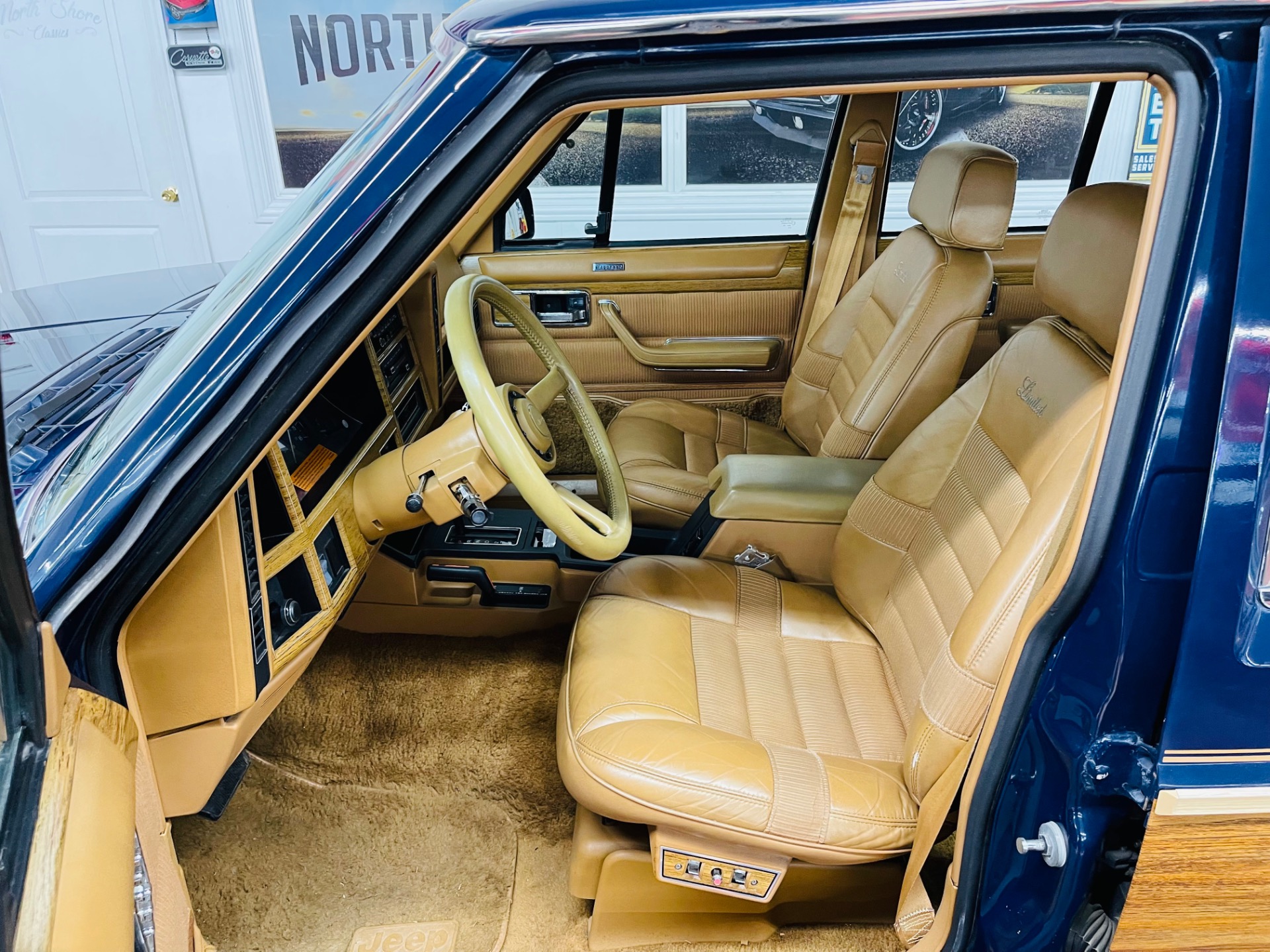 1986 Jeep Grand Wagoneer Interior